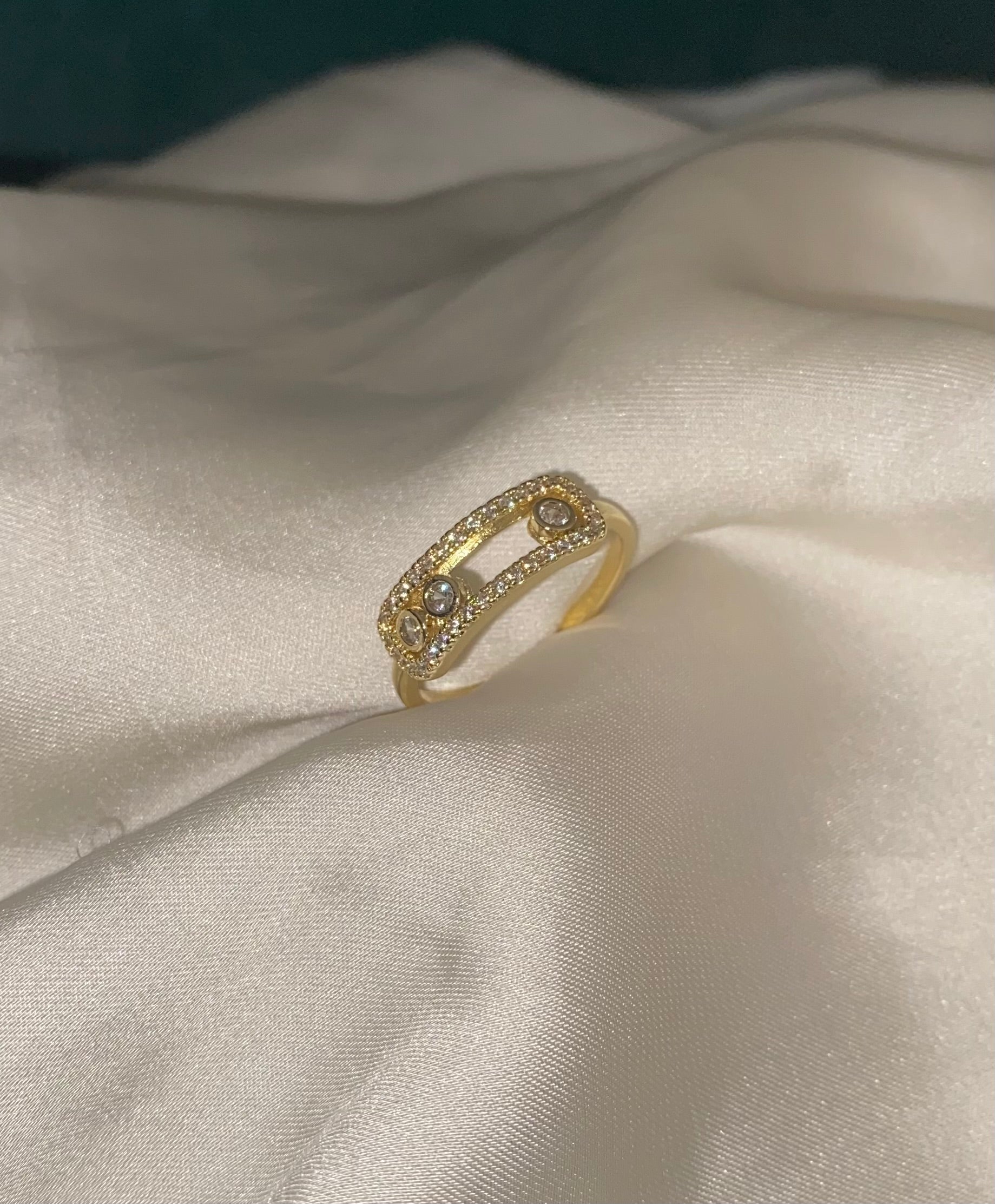 Thin Move Ring – APHRODITE